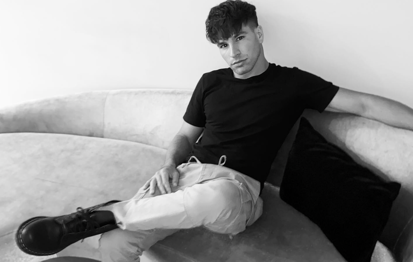 How Artist & Producer flxn Maneuvers Through the Industry