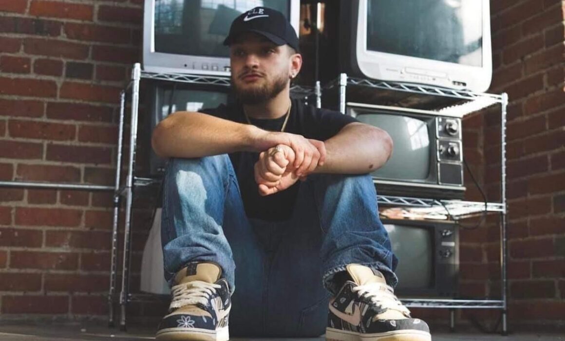 Who is Rico Santino - 24Hip-Hop